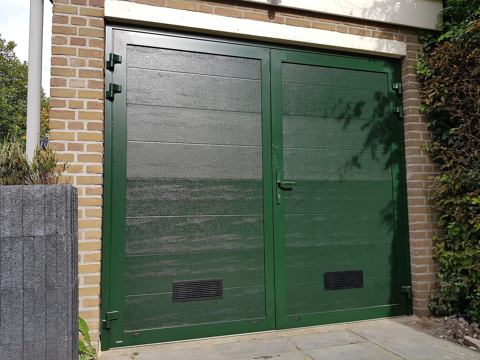 Openslaande Garagedeuren - Garagedeur Concurrent